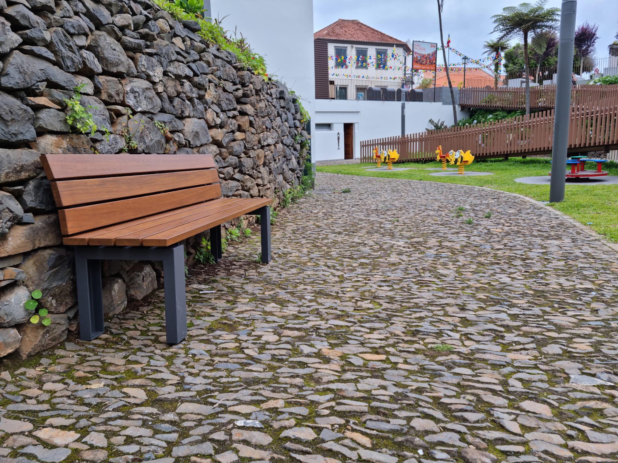 Banco Stronger - Microcubo